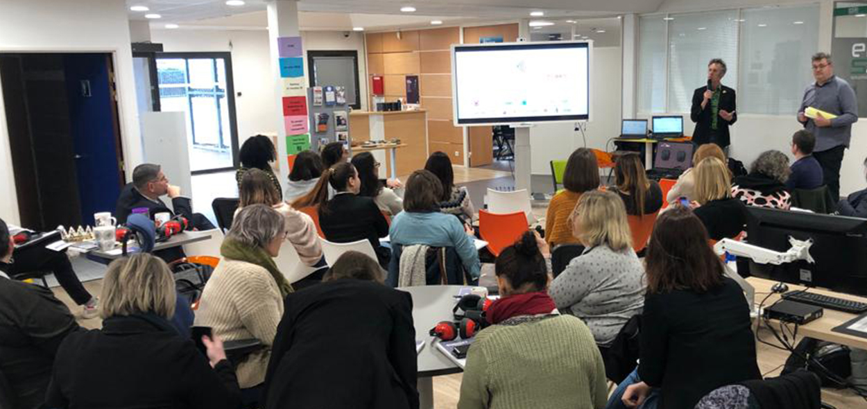 Solutions pour l'adaptation du poste de travail de salariés malentendants